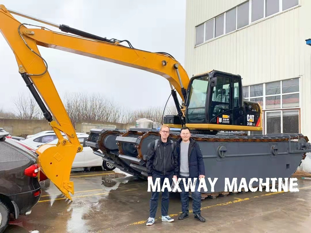MAX150PU Amphibious Pontoon Undercarriage for 12--16 Ton Excavator - MAXWAY MACHINE COMPANY LTD ...